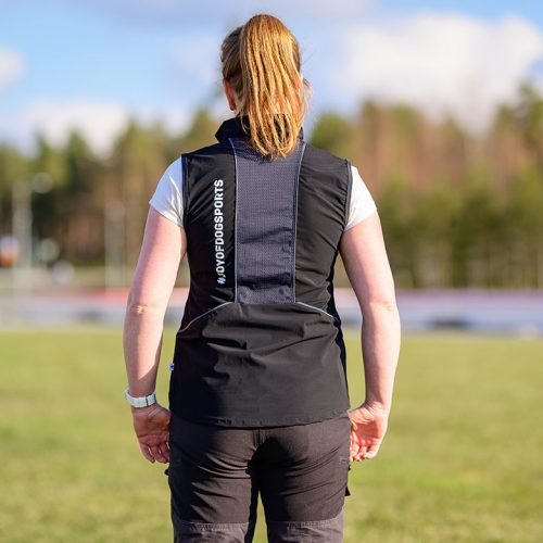 ProTrainer - A fantastically lightweight training vest for dog handlers